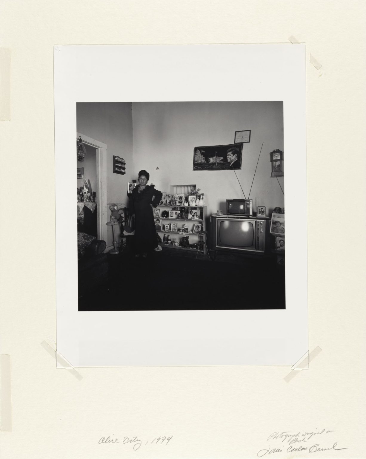 Louis Carlos Bernal’s Photographs of TV Screens and Domestic Interiors ...